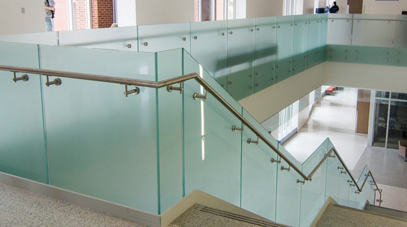 China Sandblasted Frosted Obscure Tempered Glass for Balustrade Balcony ...